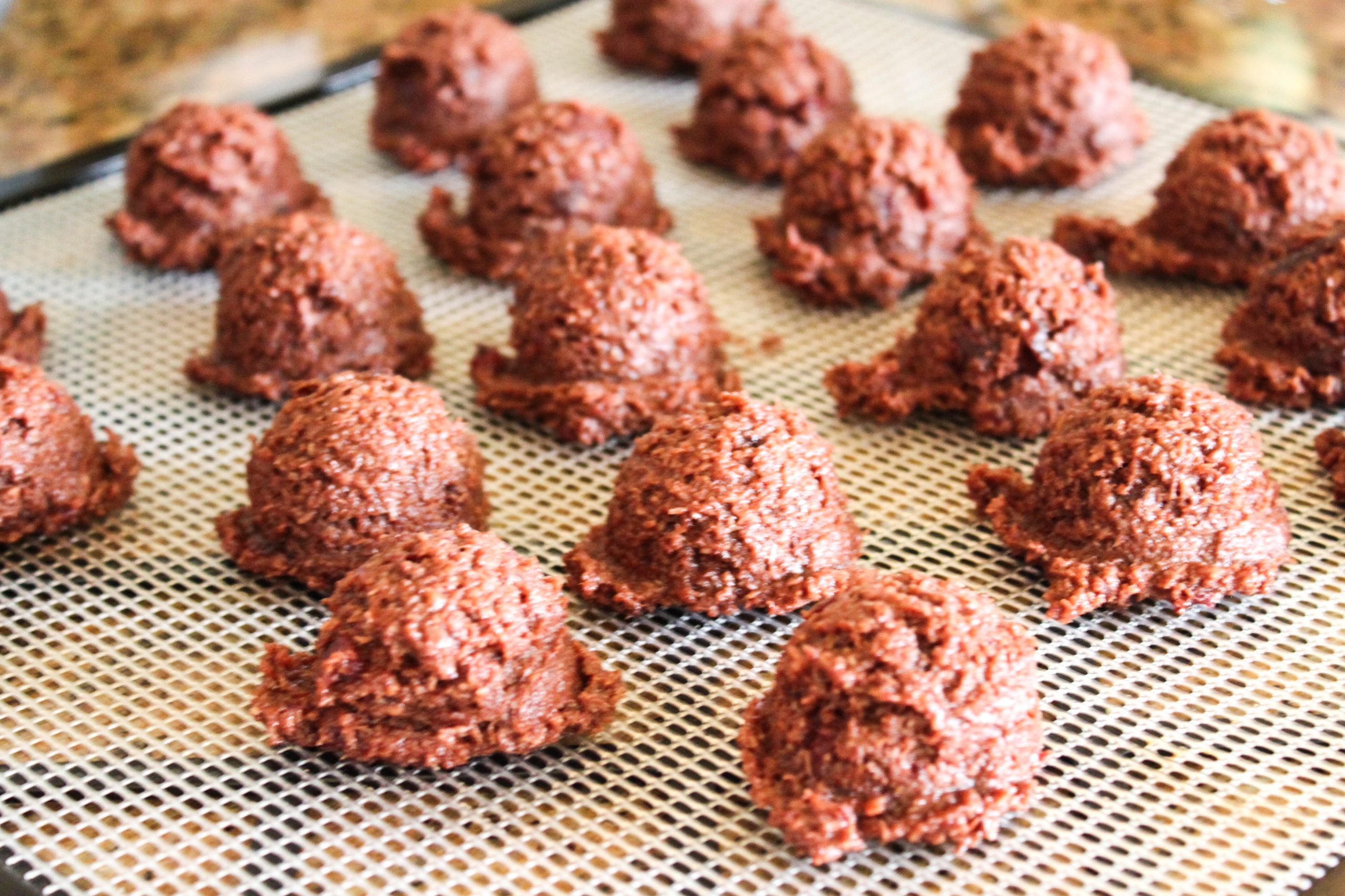Red Velvet Macaroons - The Fitnessista