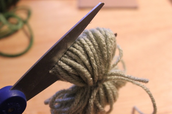 Meg: DIY Yarn Puffs - The Fitnessista