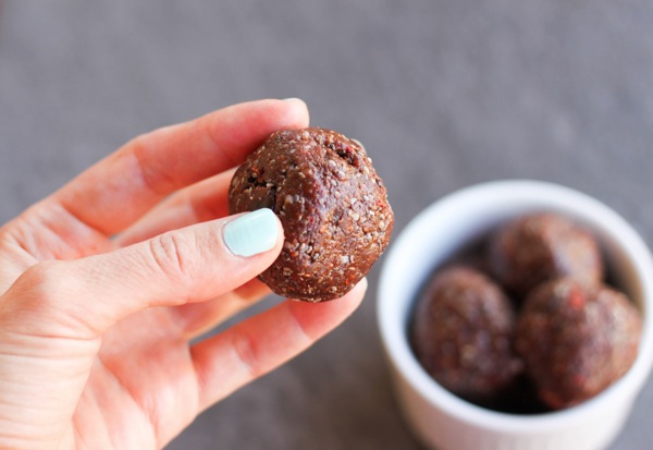 Superfood Snack Bites - The Fitnessista
