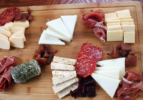 A full day of eats + how I make my cheese boards - The Fitnessista