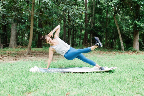 20-min outdoor HIIT workout - The Fitnessista